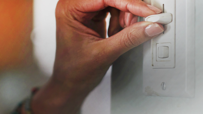 Amazon - Smart Programmable Thermostat with Alexa - White - PG&E Energy Action Guide